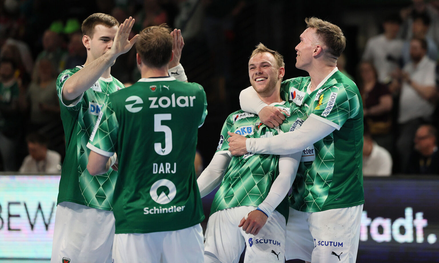 Bundesliga: Füchse Berlin sind erstmals Deutscher Meister » Handball-Team